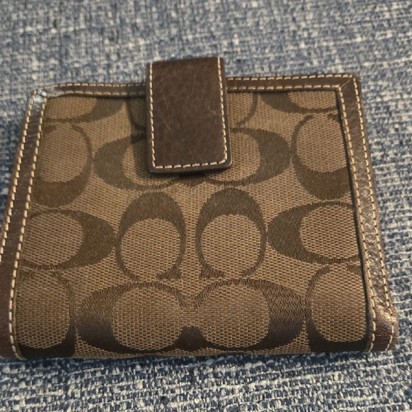 Coach | Bags | Coach Signature Canvas Wallet | Poshmark